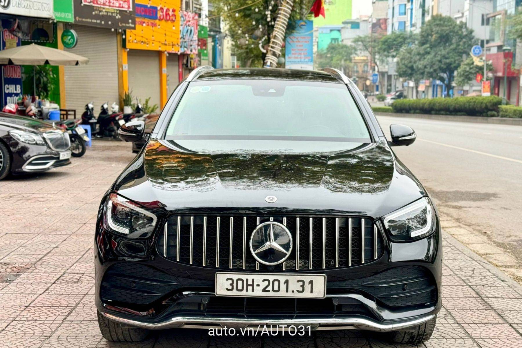 Bán ô tô Mercedes-Benz GLC GLC300 2022 xe cũ 0km giá rẻ 1.769.000.000đ tại Hà Nội